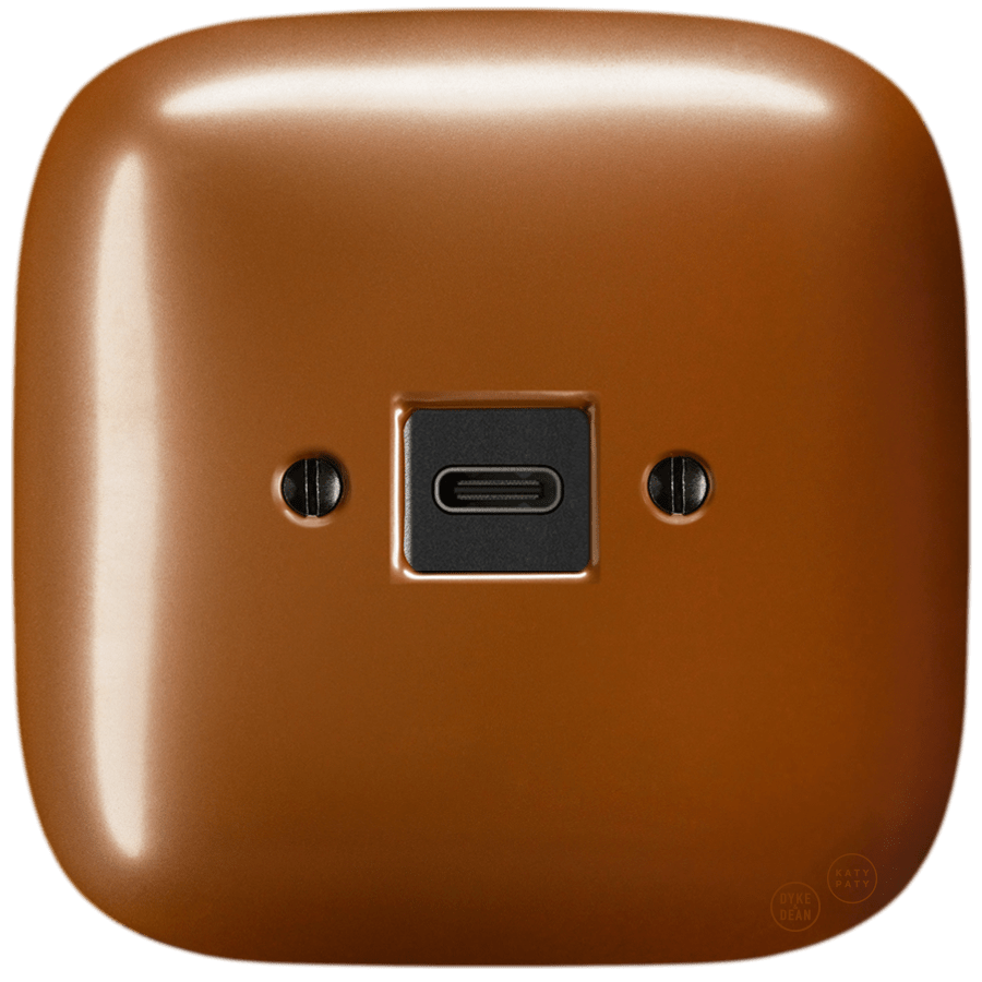 SQUARE PORCELAIN WALL SOCKET USB-C COPPER - DYKE & DEAN